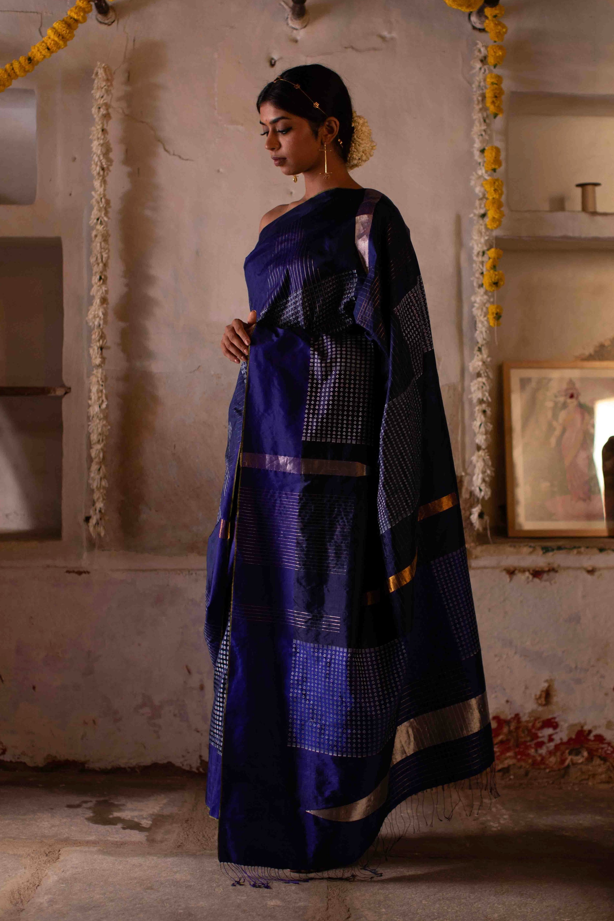 Nili baduku saree